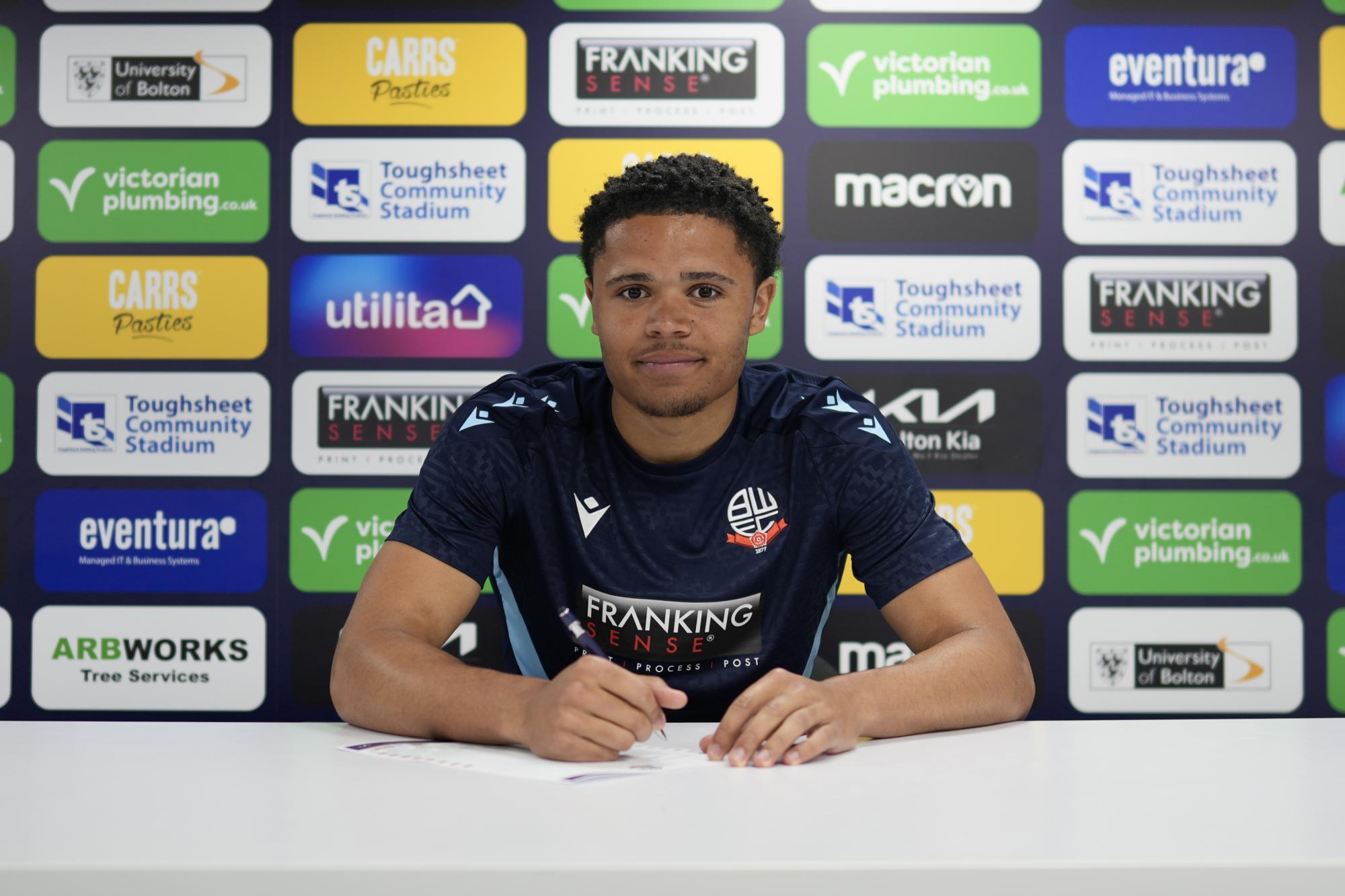 High Fives For New Pros | Bolton Wanderers FC