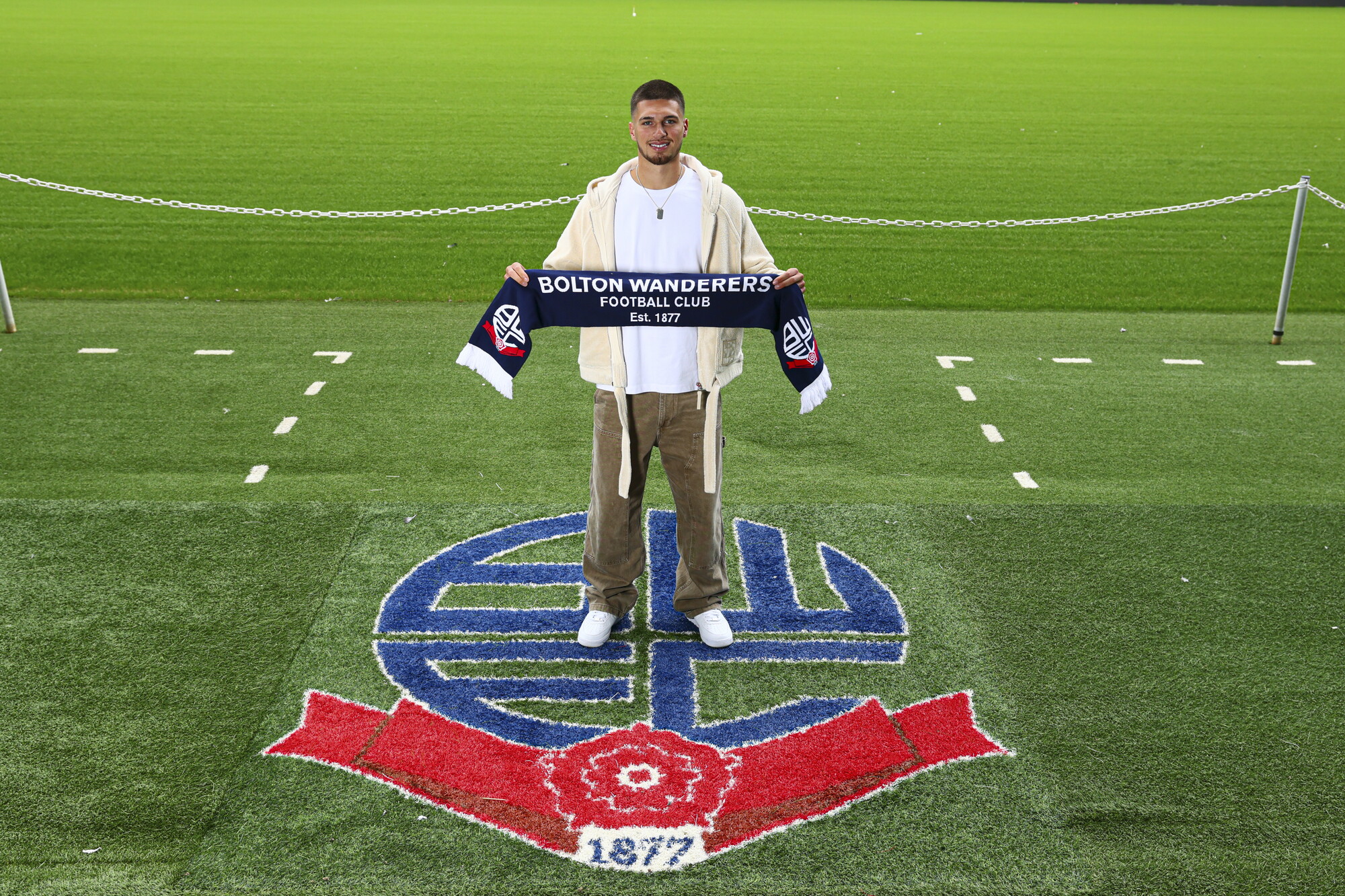 Whites Capture Hull City Midfielder Xavier Simons | Bolton Wanderers FC